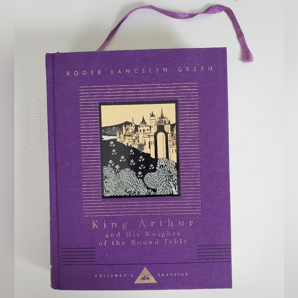 Accents | King Arthur And His Knights Of The Round Table By Vendorgreen ...